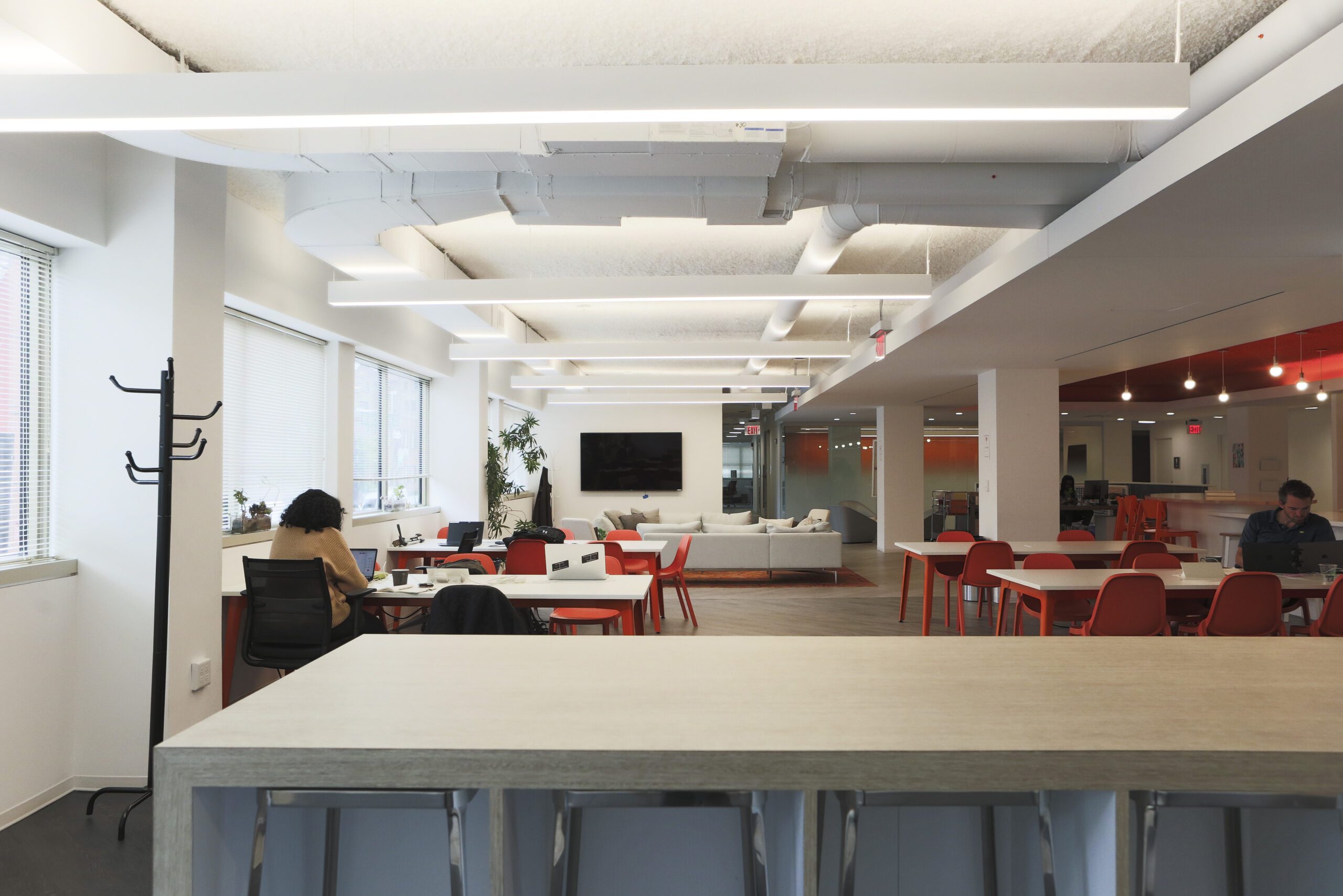 What Is Hot Desking, and Is It Right for You and Your Business ...